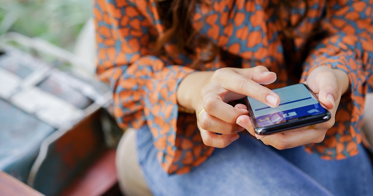 The Importance of Losing Touch in the Social Media Era - Months To Years
